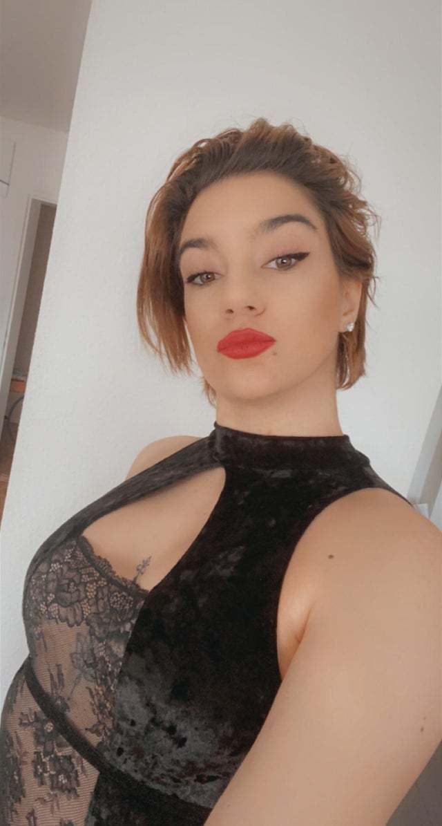 Lips Are Red Looks Are Sour Spread Your Legs And Give Me An Hour Scrolller