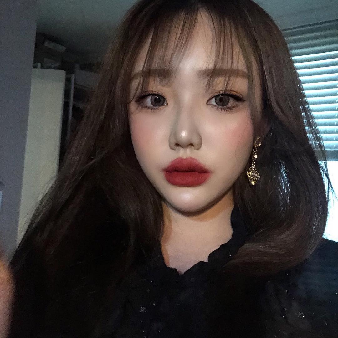 Lipstick | Scrolller