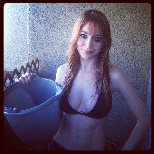 Lisa Foiles shares pictures from her Ice Bucket Challenge | Scrolller