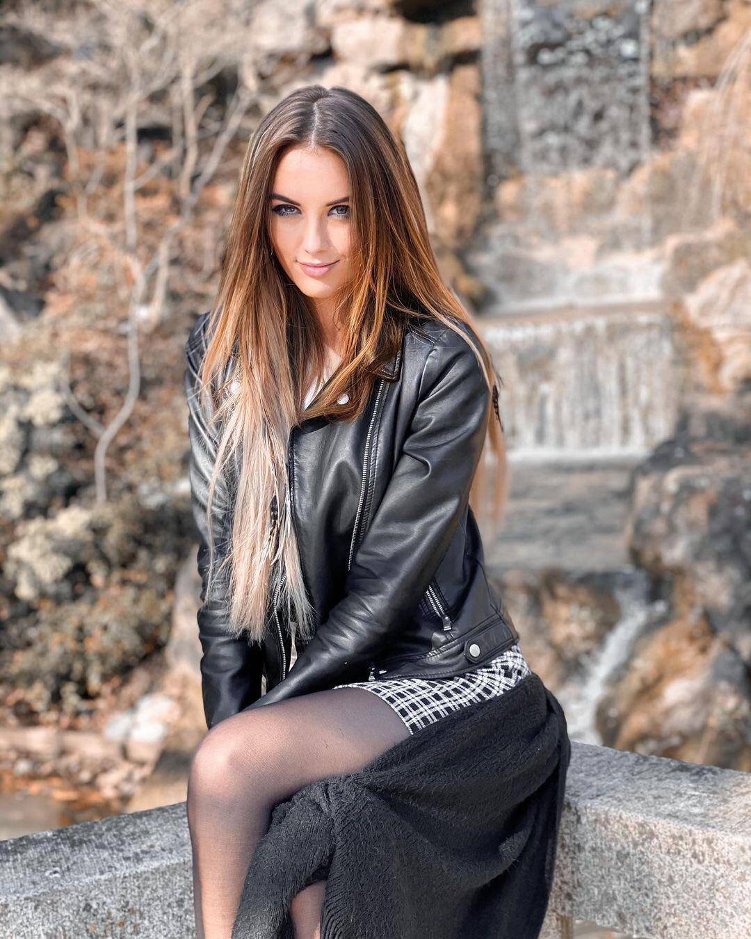 Lisa Moerman | Scrolller