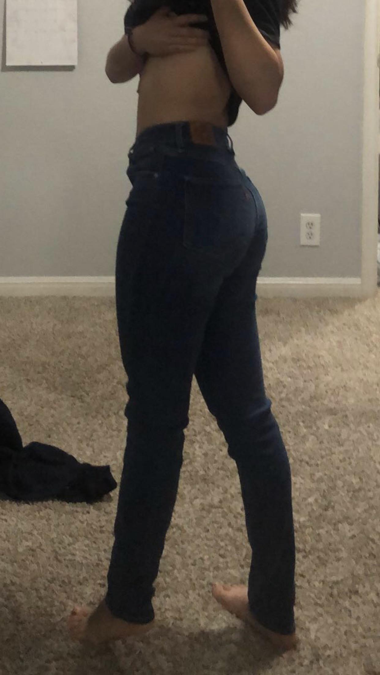 Little bootys 🍑💋 | Scrolller