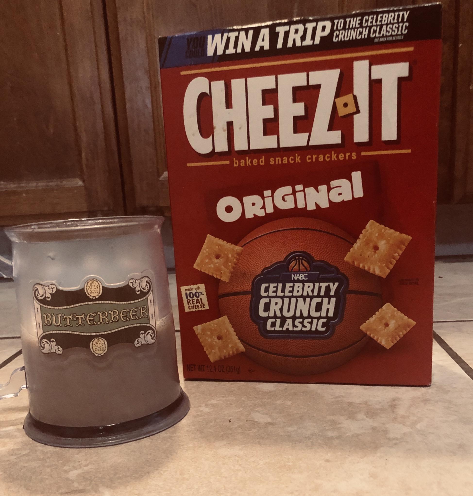 little munchies! 👽🐰 | Scrolller