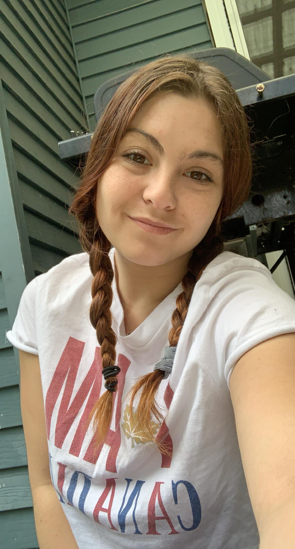 Little selfie with braids today, have a nice day🙈 (F22) | Scrolller