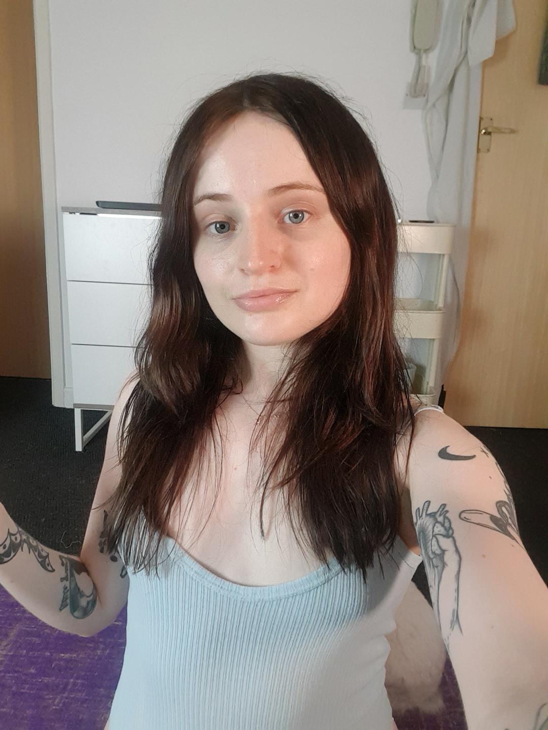 Live now on chaturbate www.chaturbate.com/naughtykittykatty | Scrolller