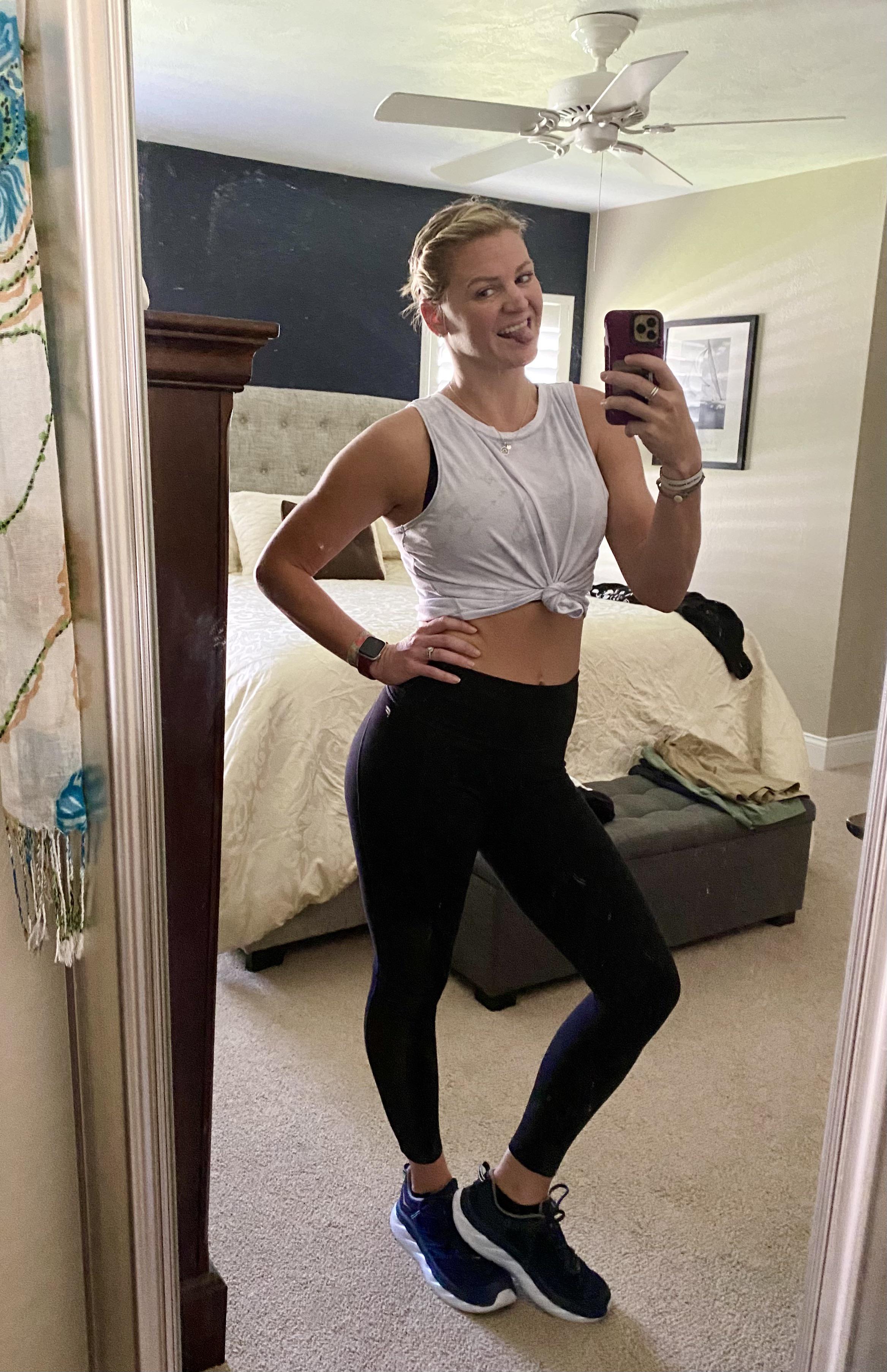 LIVE WORKOUT ON MY OF PAGE TODAY. Come workout w me [f] | Scrolller