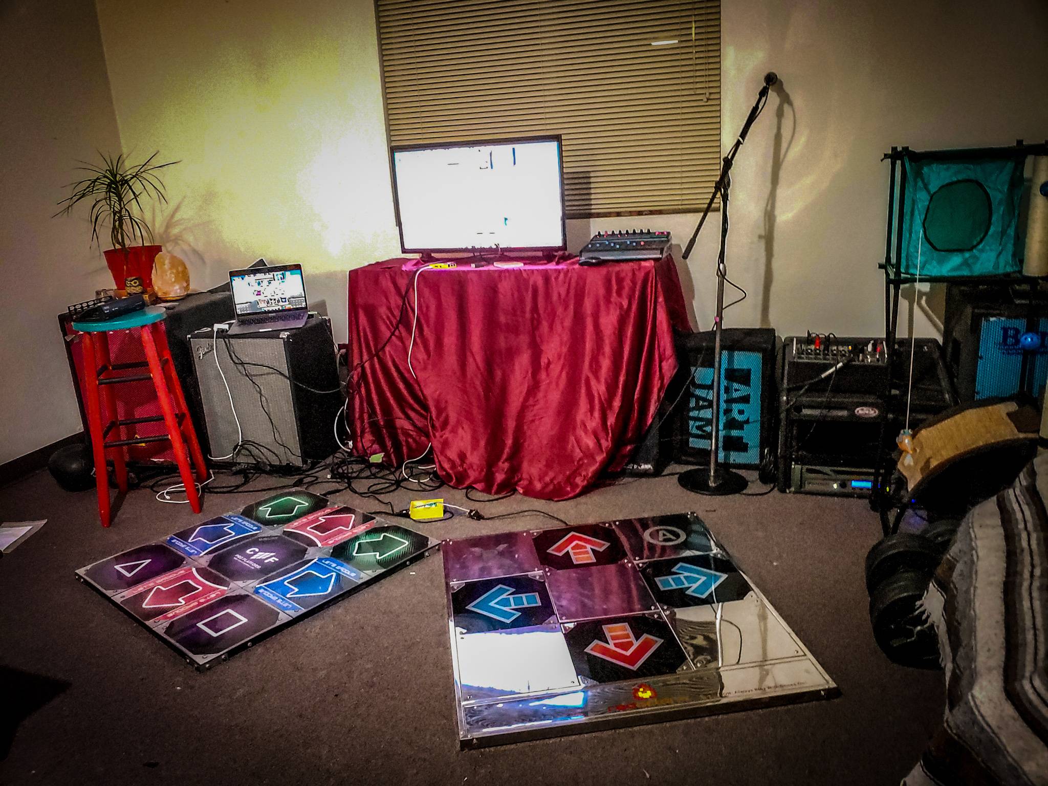 Living room setup (got an afterburner for $50 on CL.) | Scrolller