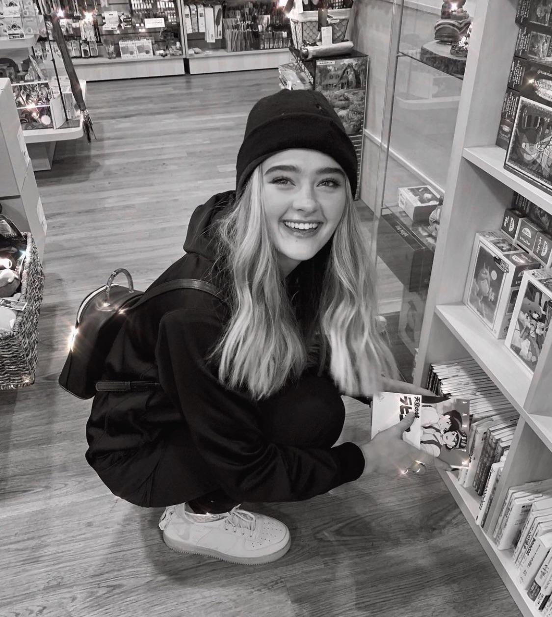 Lizzy Greene | Scrolller