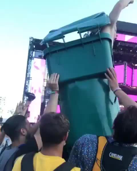 Lollapalooza trash can shrimp | Scrolller