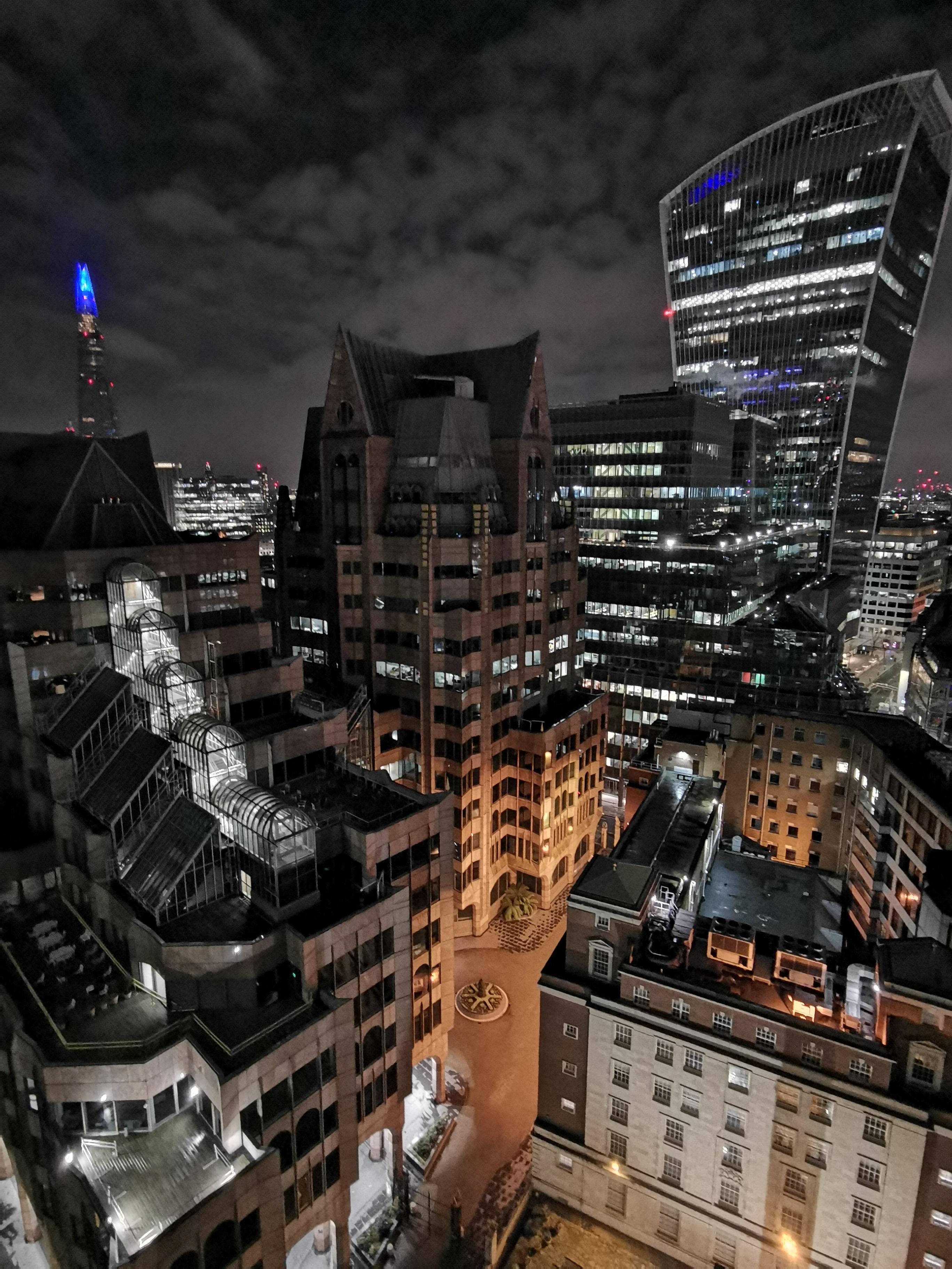London EC3M | Scrolller