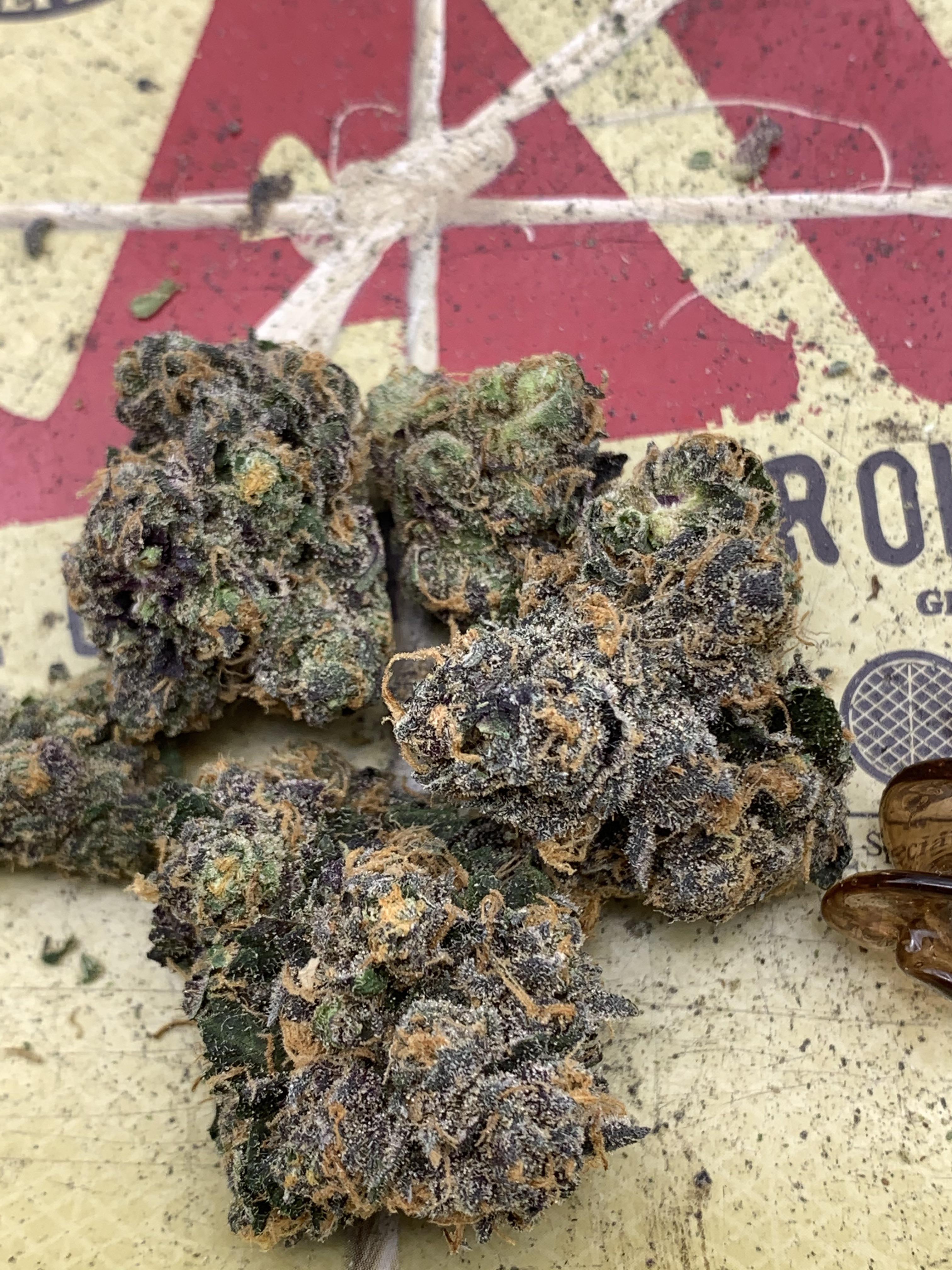 London Pound Cake | Scrolller