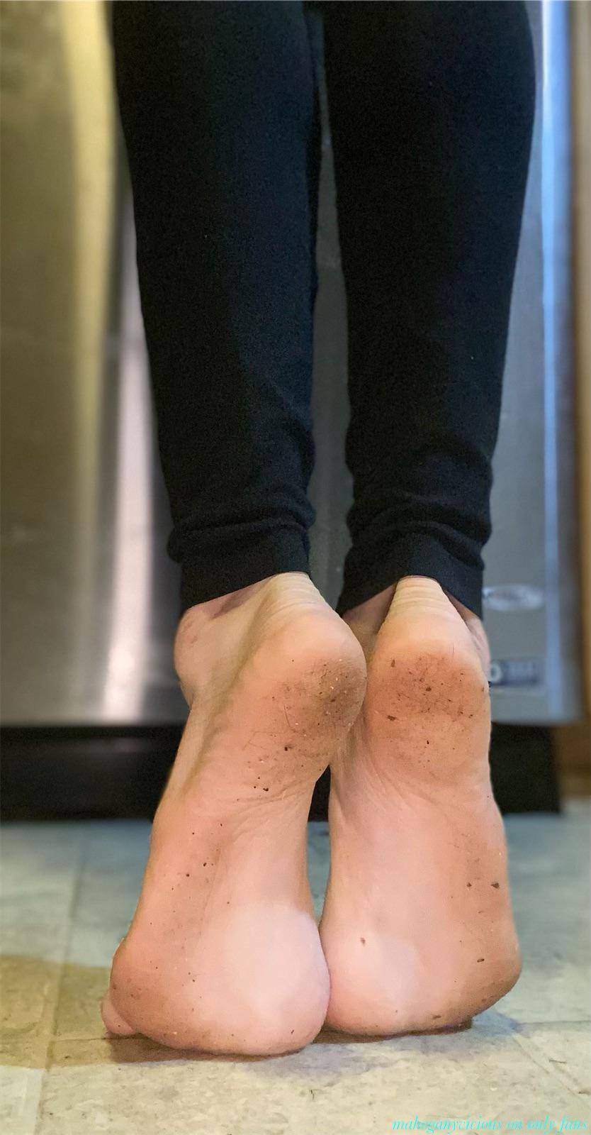 Long day leaving my feet all dirty | Scrolller