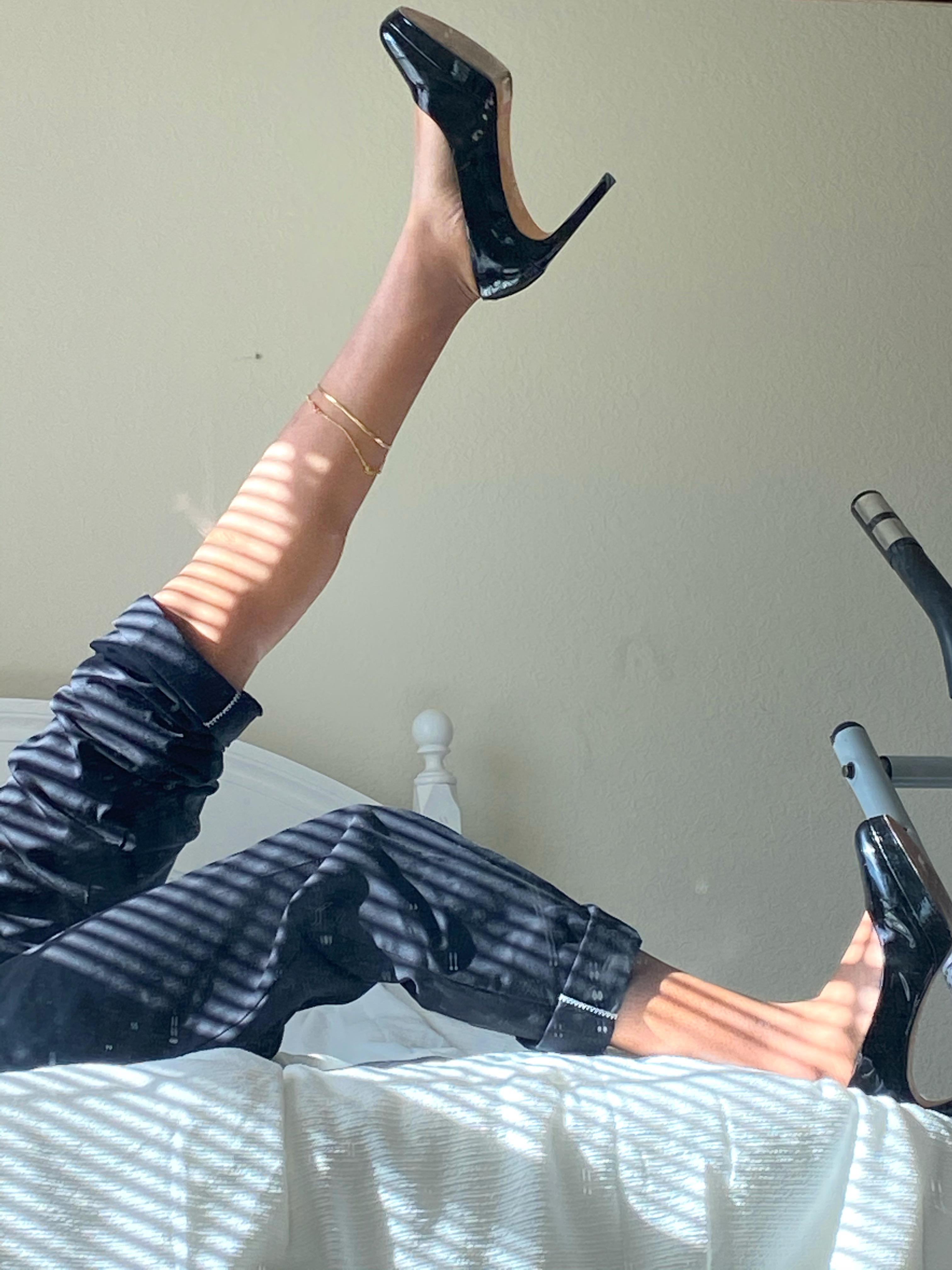 Long legs, long heels | Scrolller