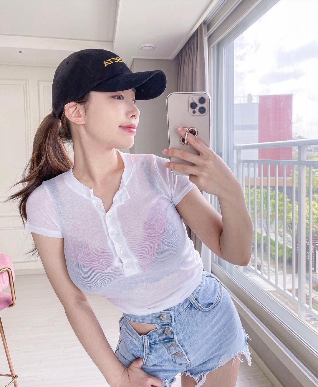 Look inside | Scrolller