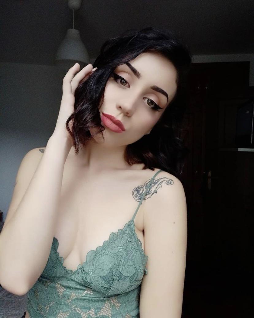 Looking for a submissive slave to own and collar into the bdsm lifestyle. Snapchat-lockhart5000 ...