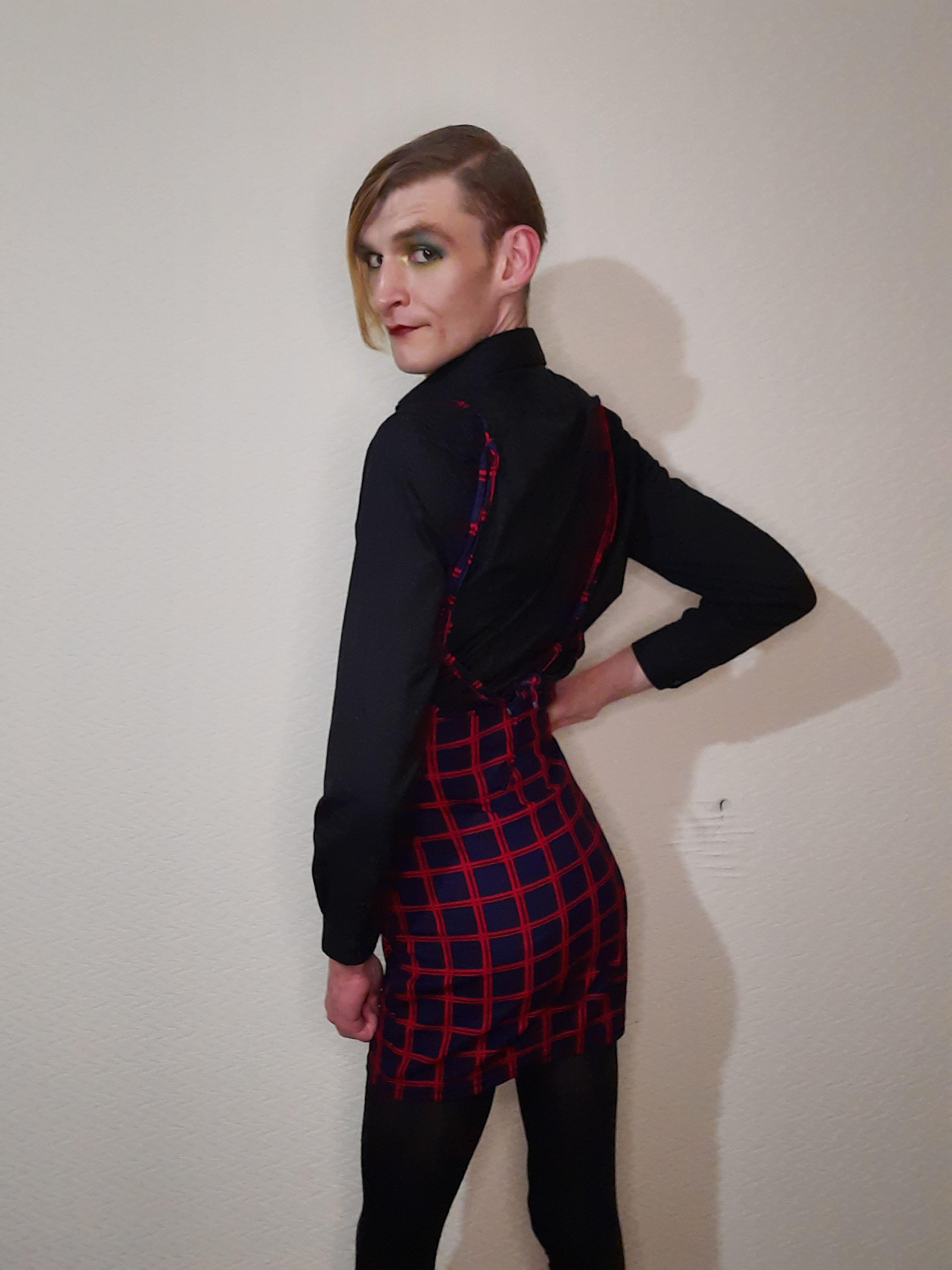 Looking for dominant and submissive sissies to join my stable | Scrolller