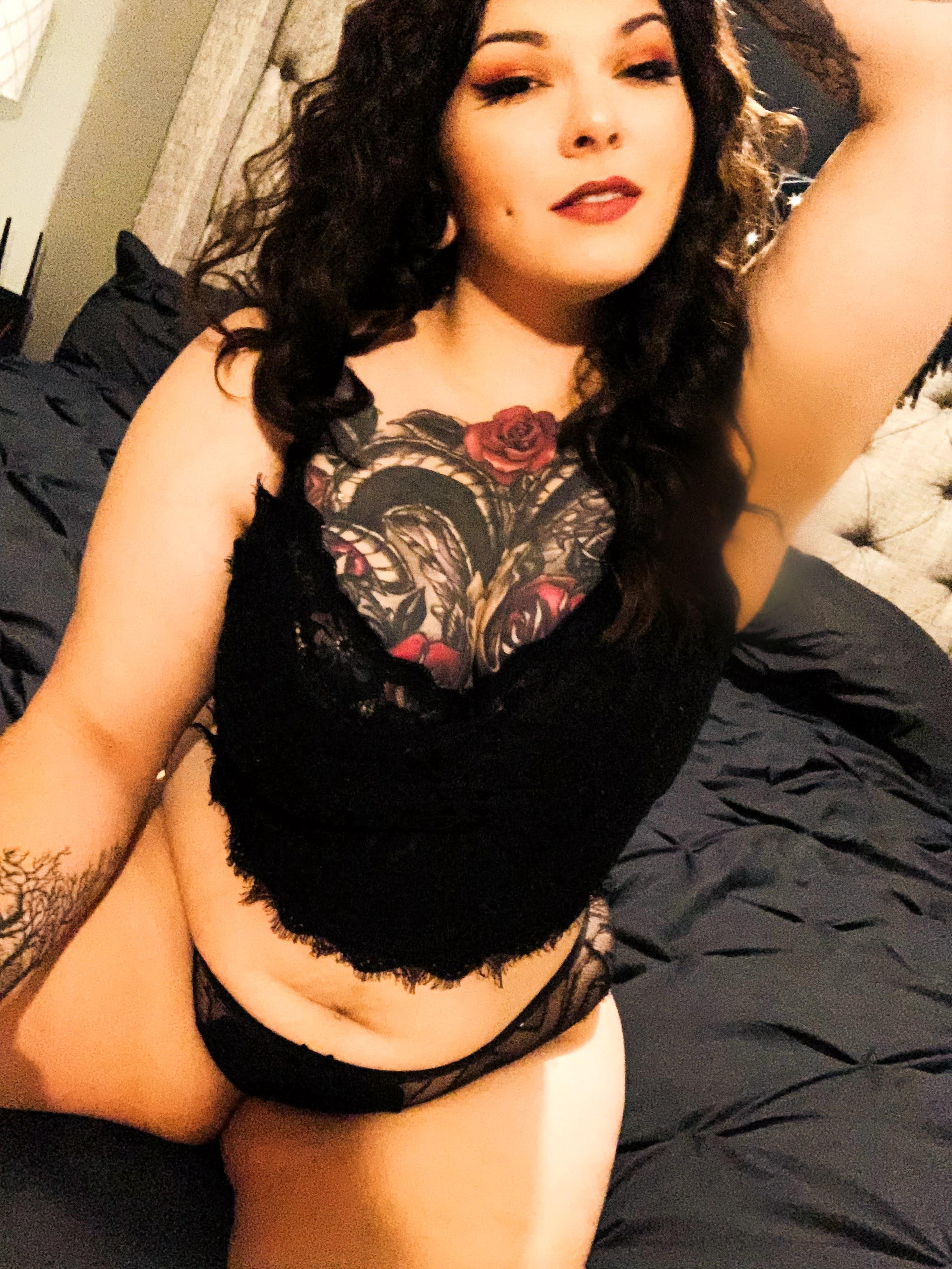 Looking Good Feeling Myself | Scrolller