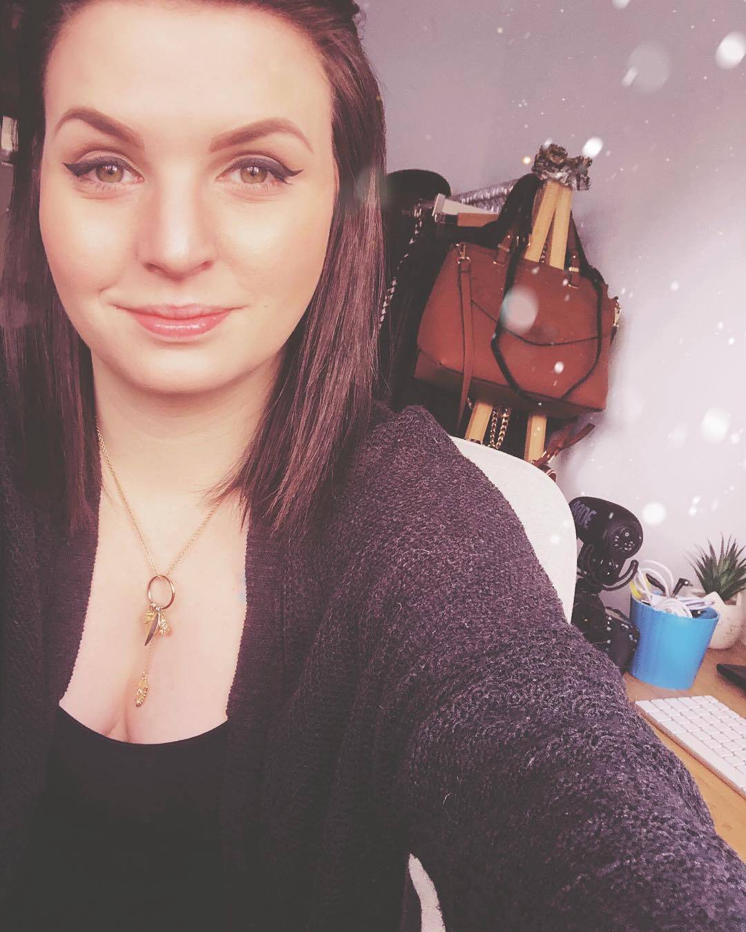 Looking happy | Scrolller