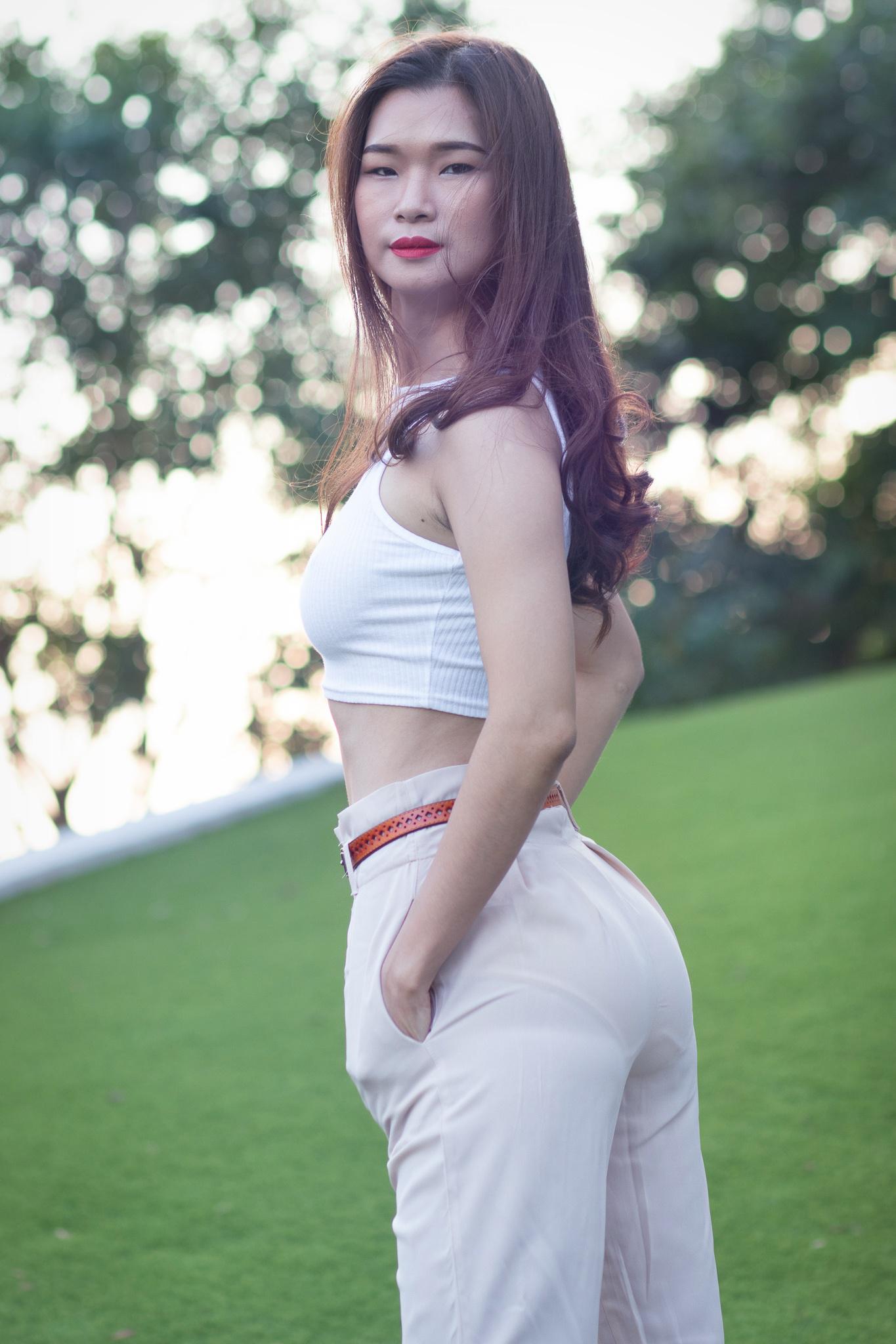 Looking over my shoulder | Scrolller