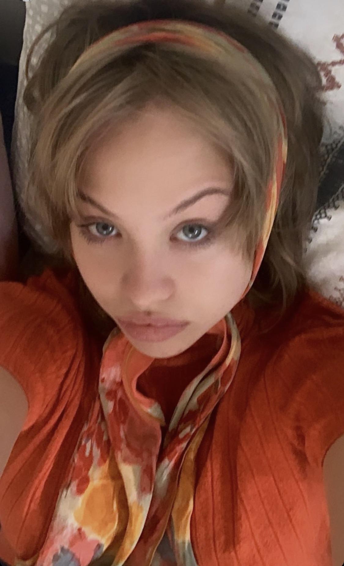 Looking up at you waiting 🤤😍 | Scrolller