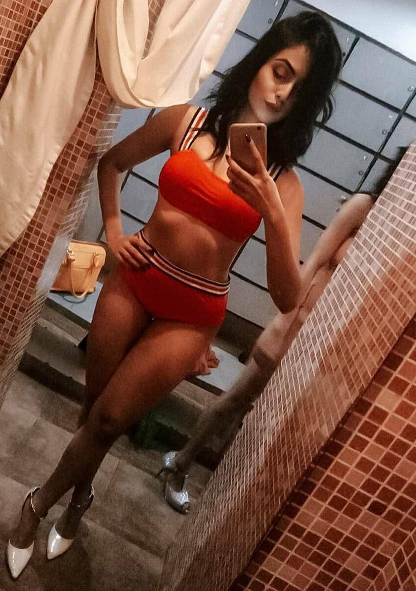 Looking weird | Scrolller