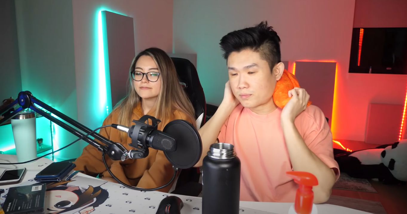 Lord immersion and the Panda Queen praying before a video.... | Scrolller