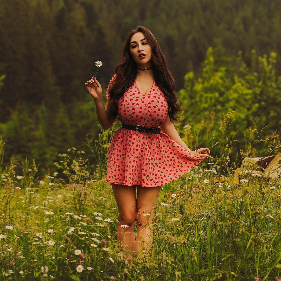 Louisa Khovanski | Scrolller