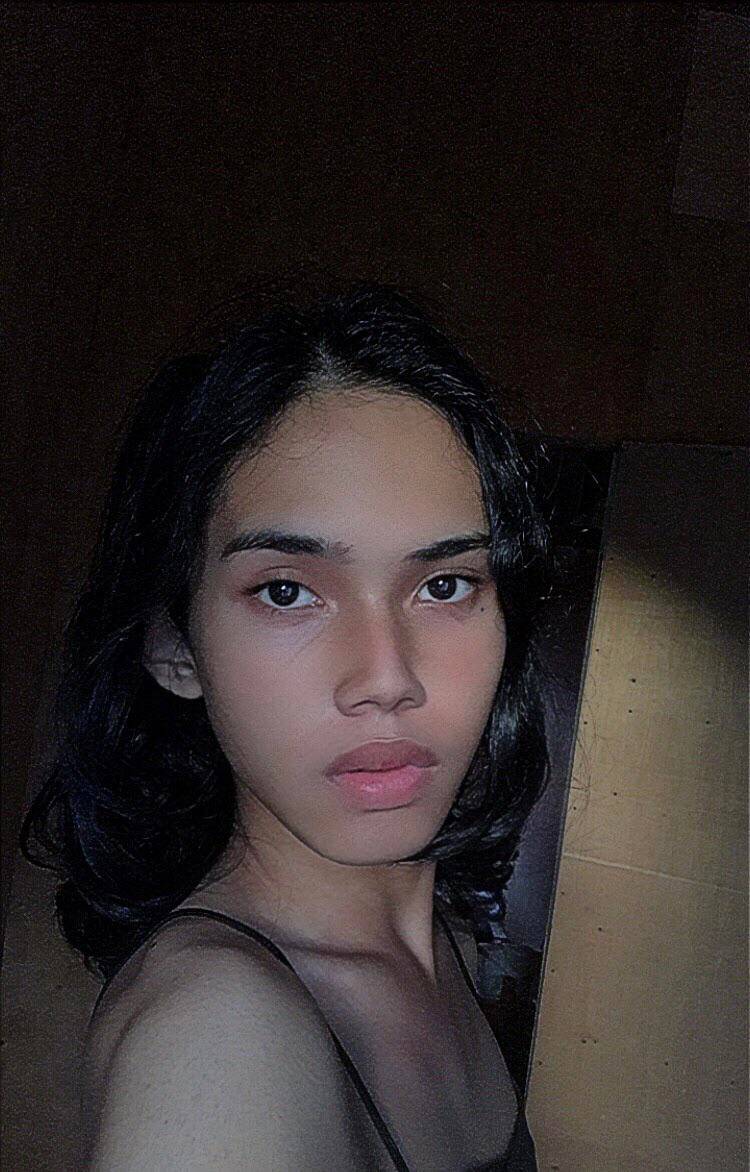 love a good sunlit selfie | Scrolller