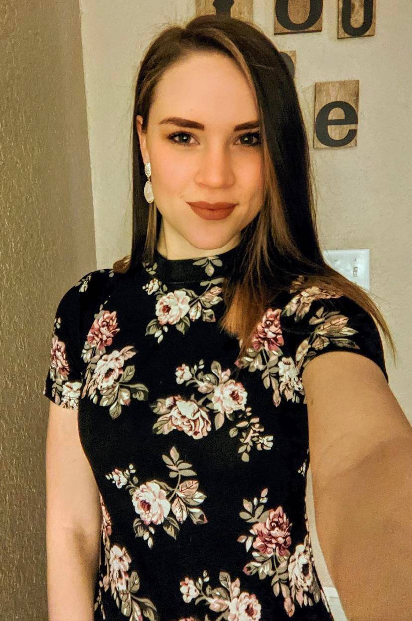 Love her figure and that face 🤤 | Scrolller