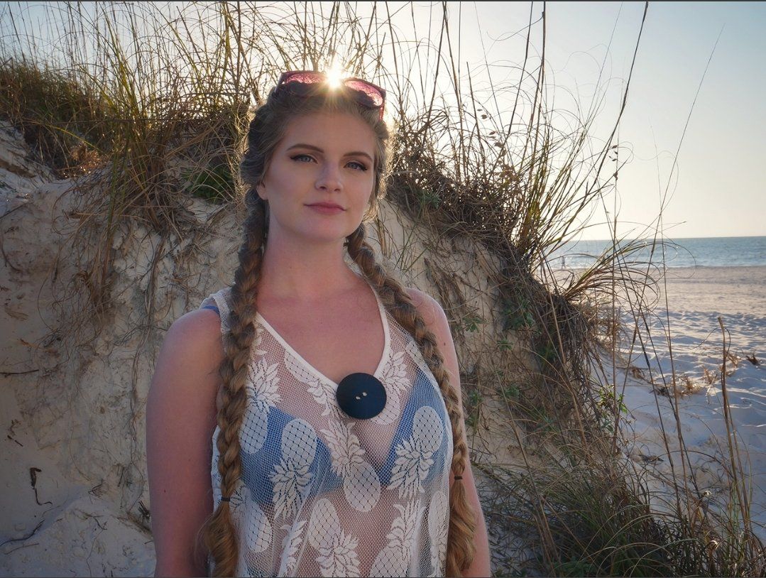 Love her or hate her, you gotta love the fact that Kaitlyn Bennett is really hot | Scrolller