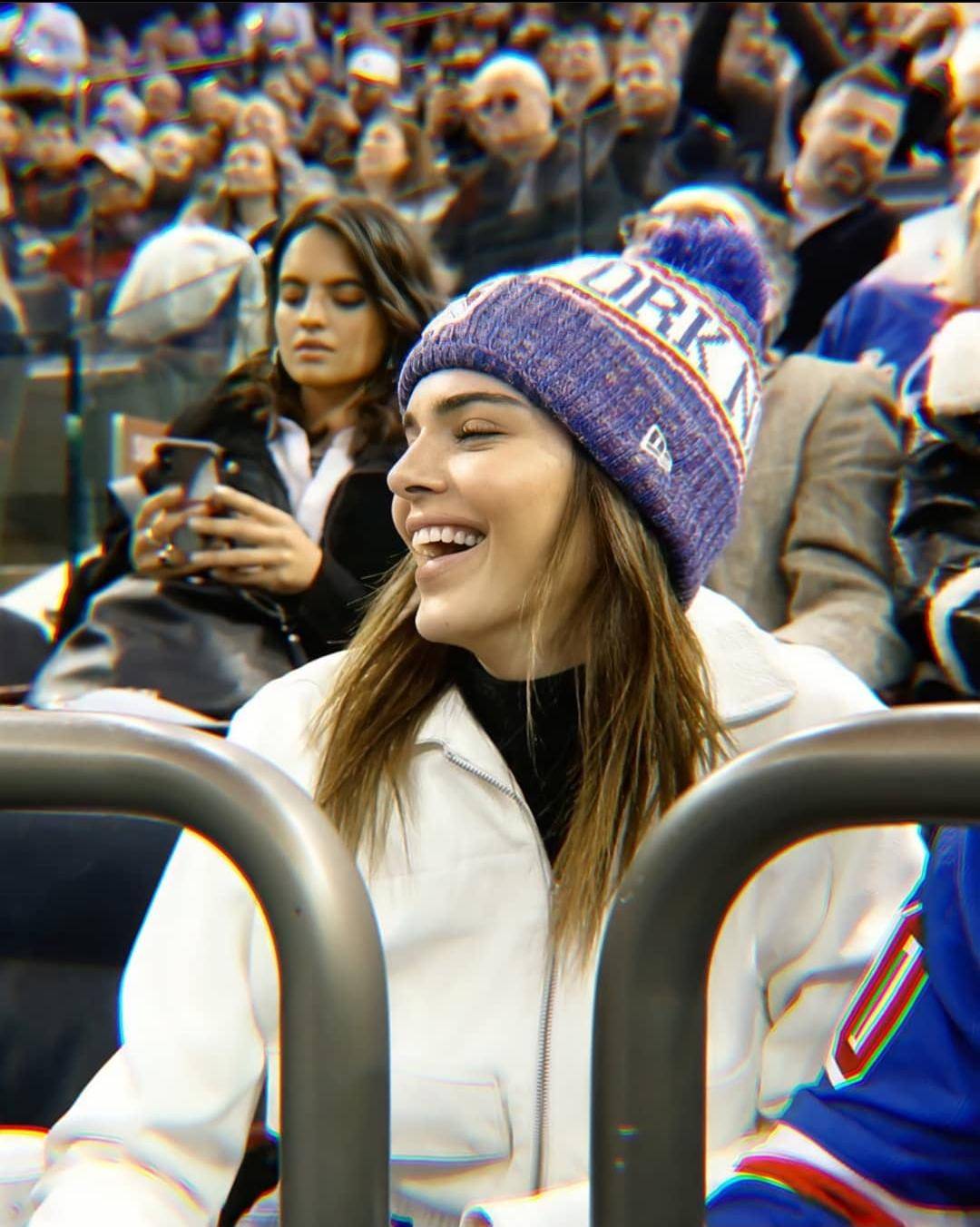 Love Her Smile Scrolller