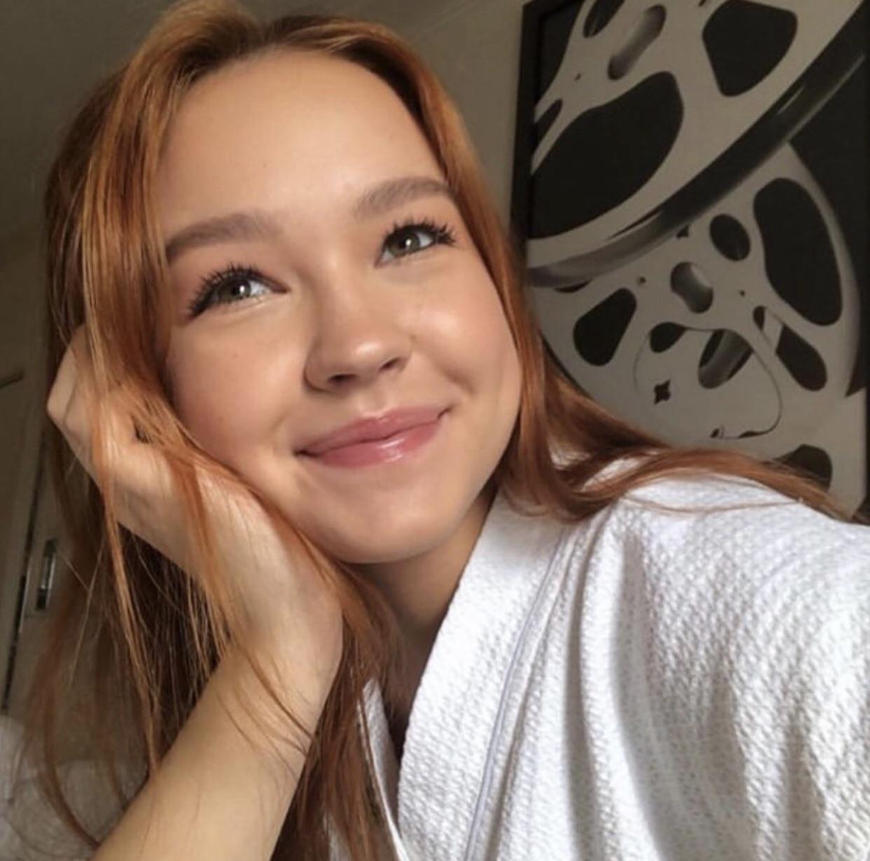 Love Her Smile Scrolller