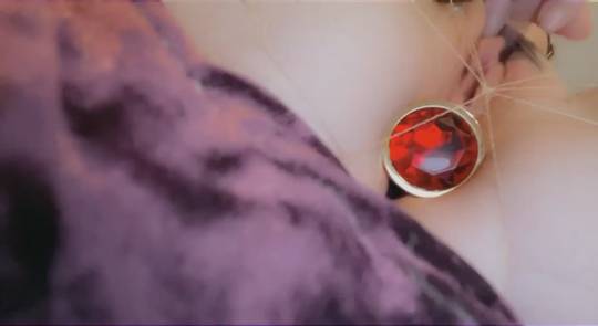 Love me some ripped fishnets | Scrolller