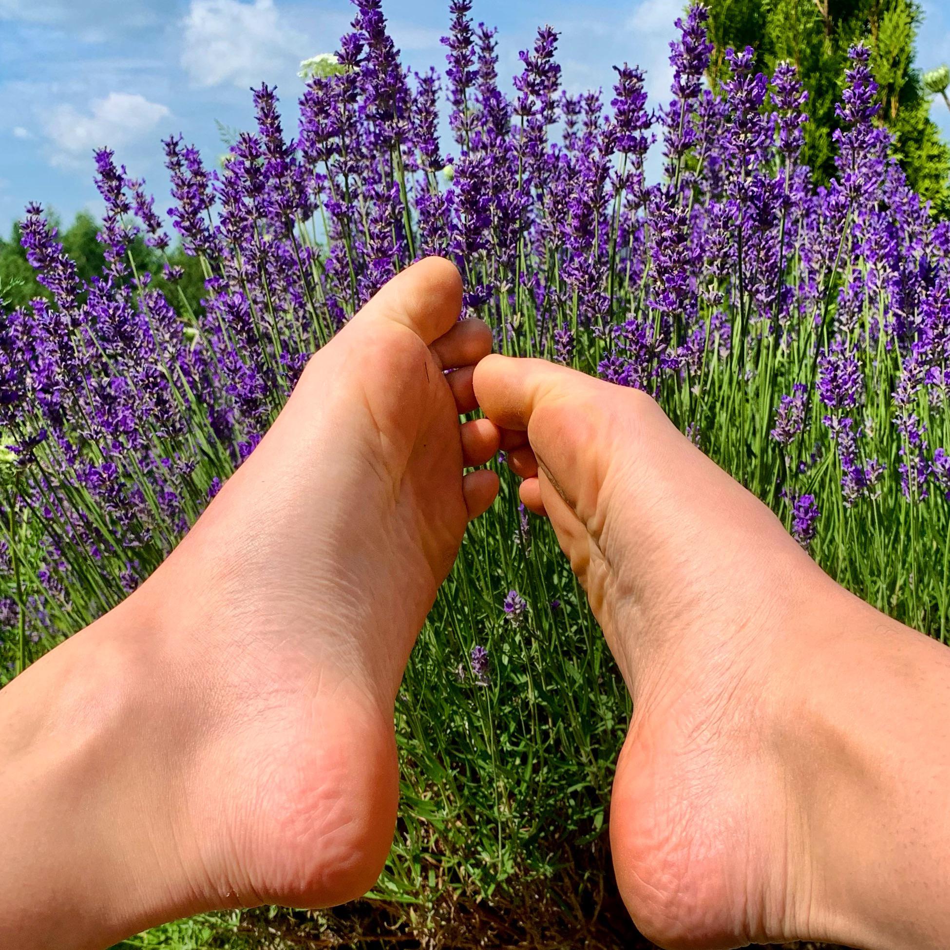 Love My Big Feet Up Close ️ ️ Scrolller