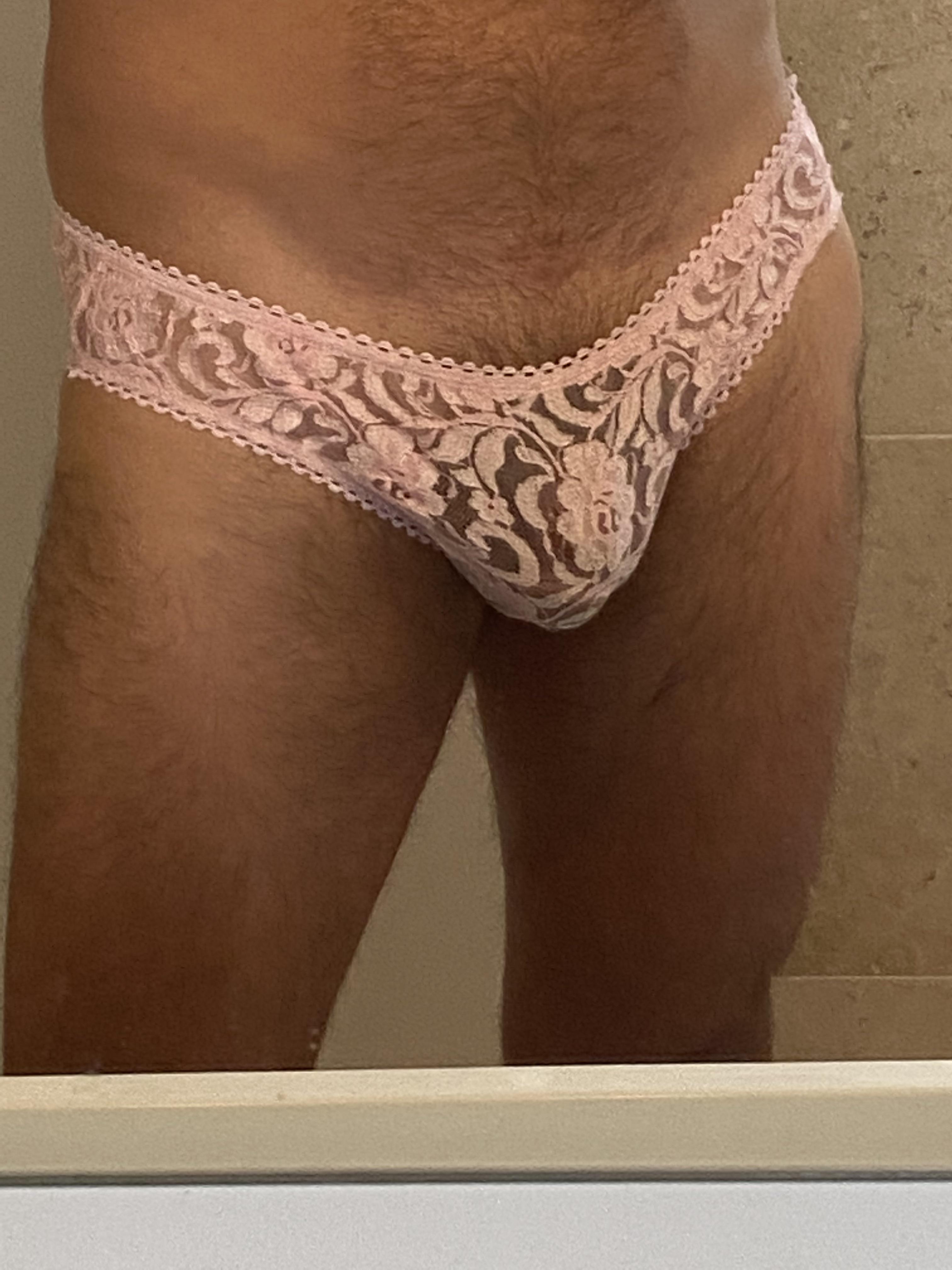 Love this pink lace | Scrolller