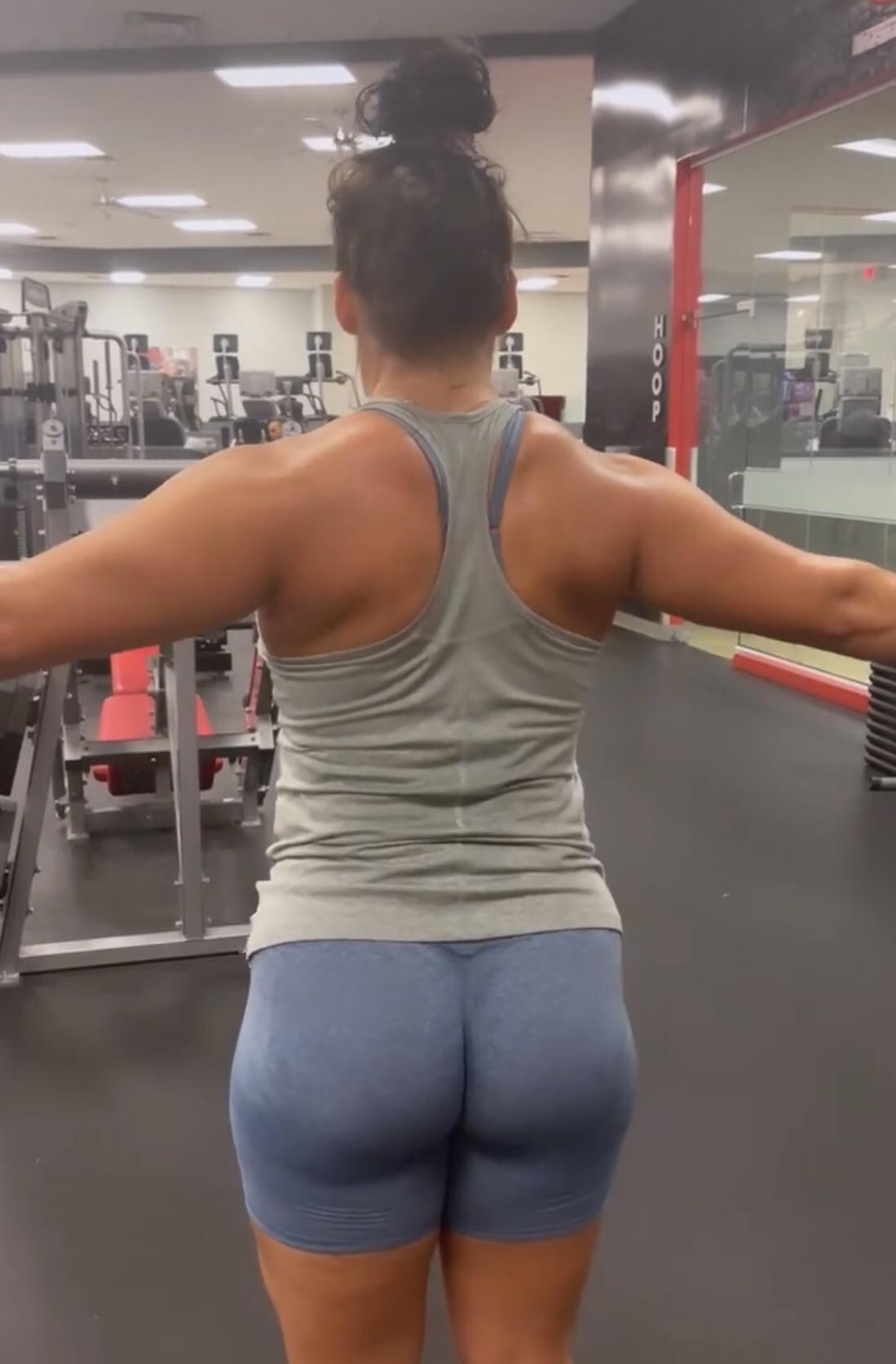 Love to watch her stretch. | Scrolller