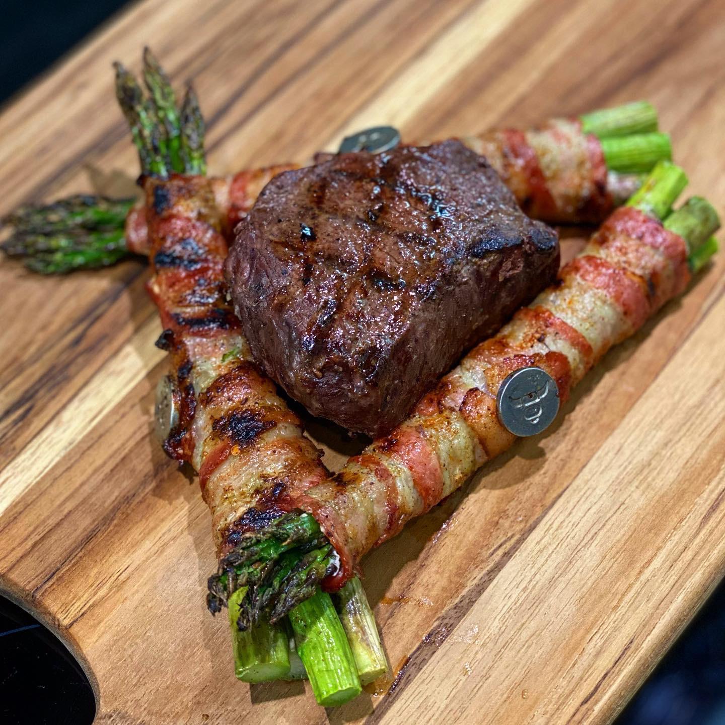 Love triangle | Scrolller