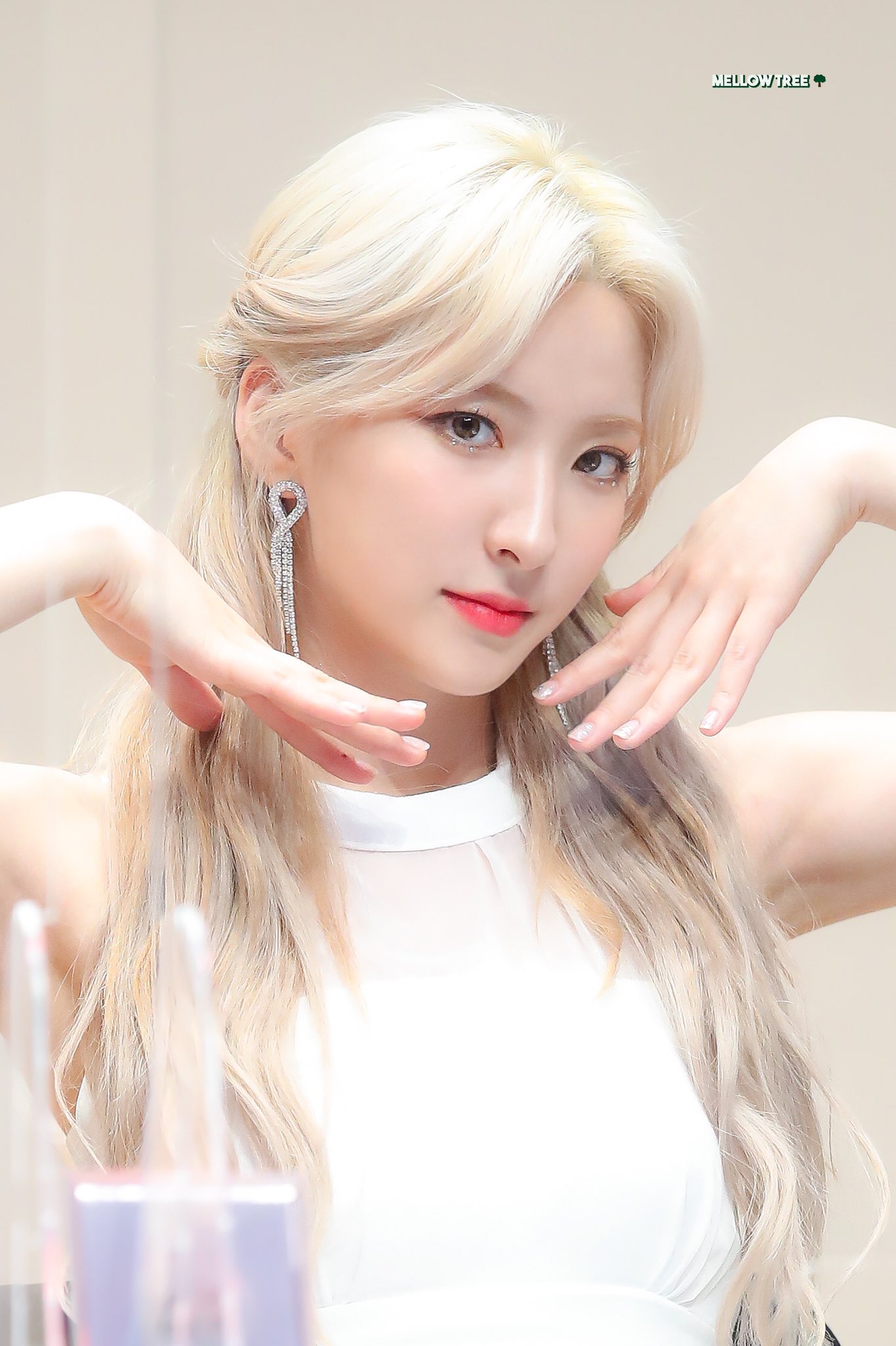 Lovely Eunseo | Scrolller