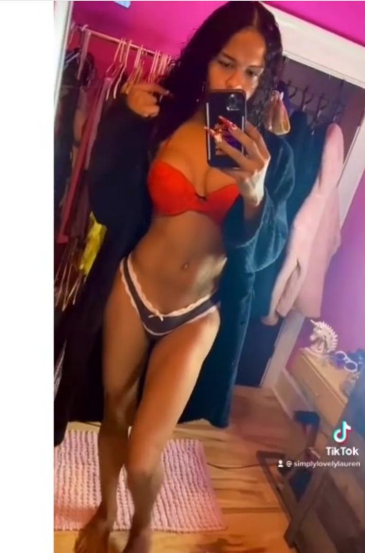 Lovely Lauren looks like she's packing 🍆 | Scrolller