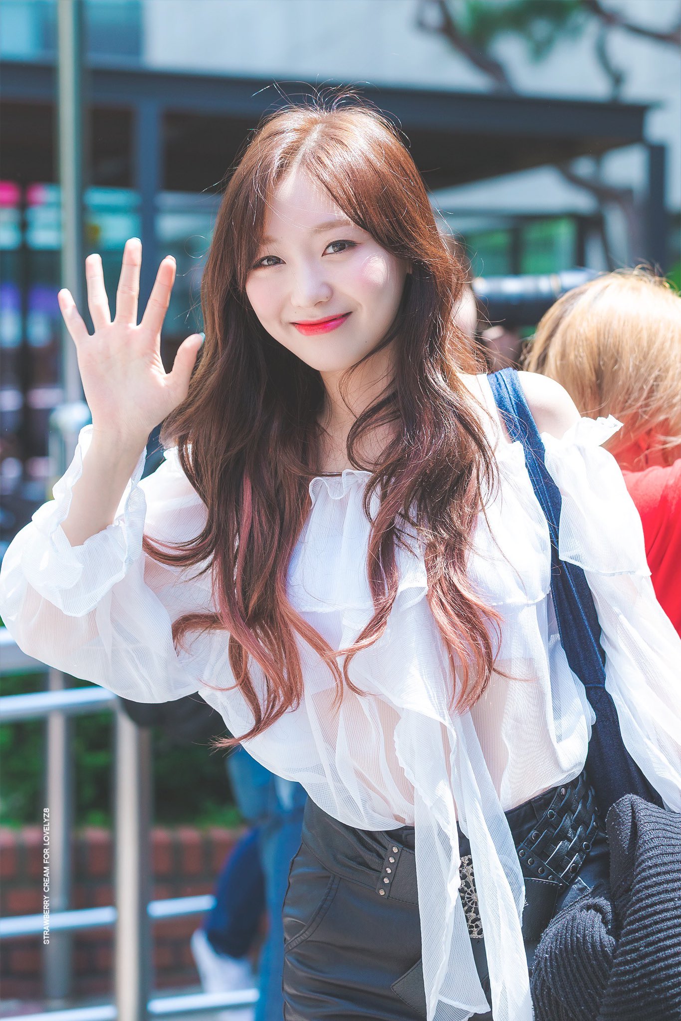 Lovely Sujeong 👋 | Scrolller