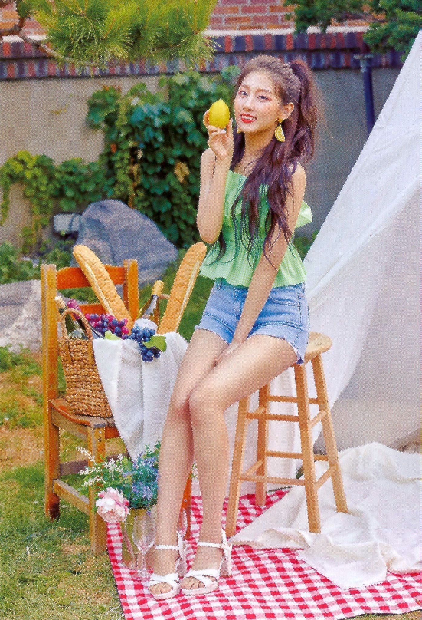 Lovelyz - Yein | Scrolller