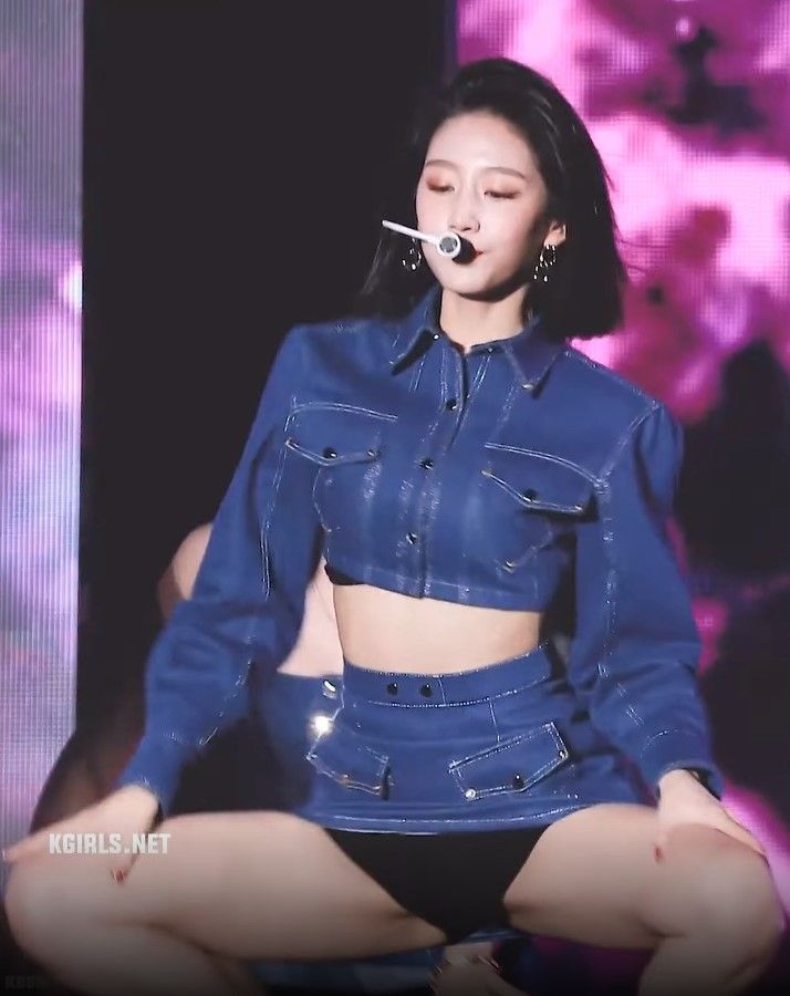 Lovelyz - Yein | Scrolller