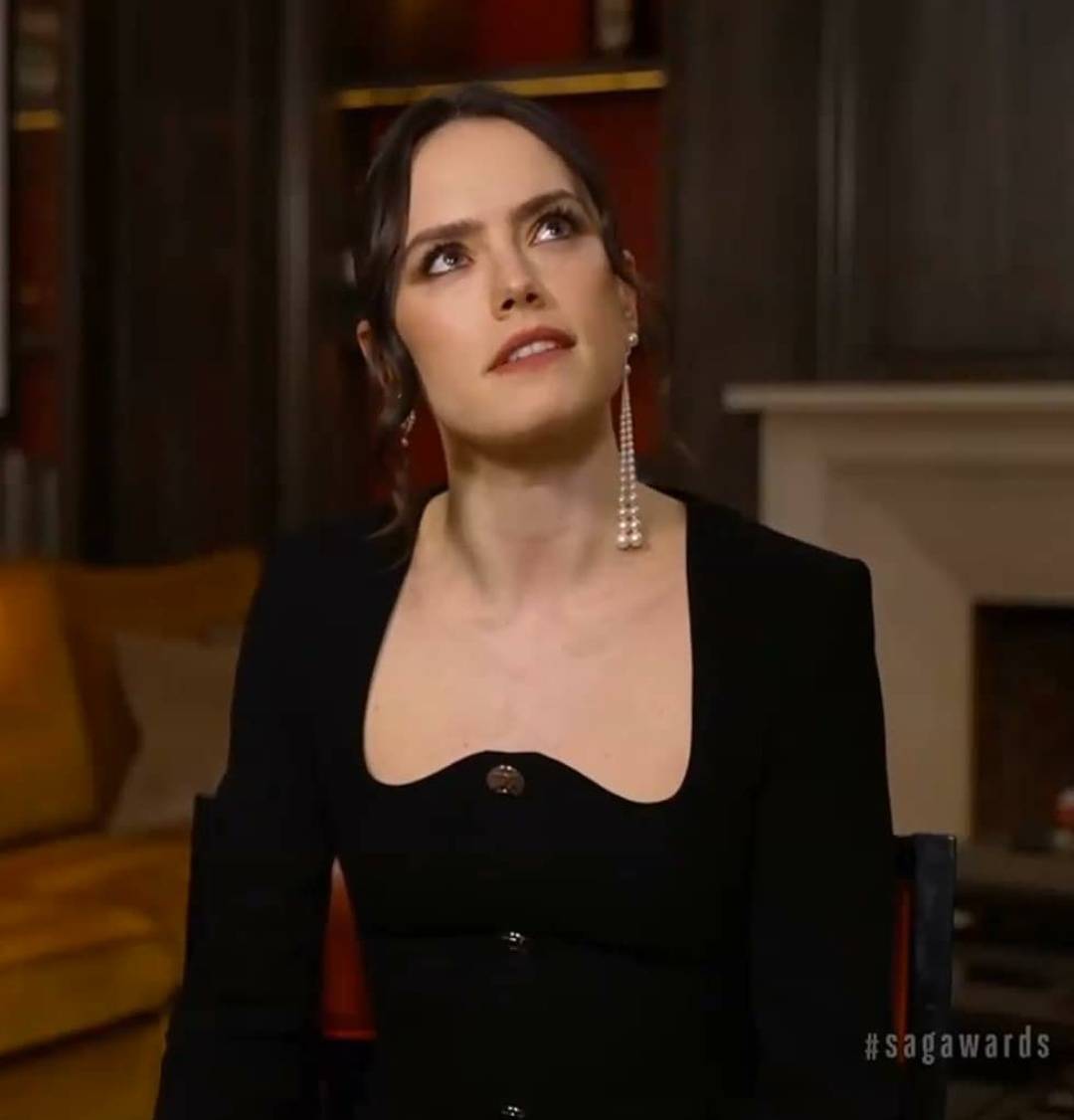 Loving this new look of hers | Scrolller