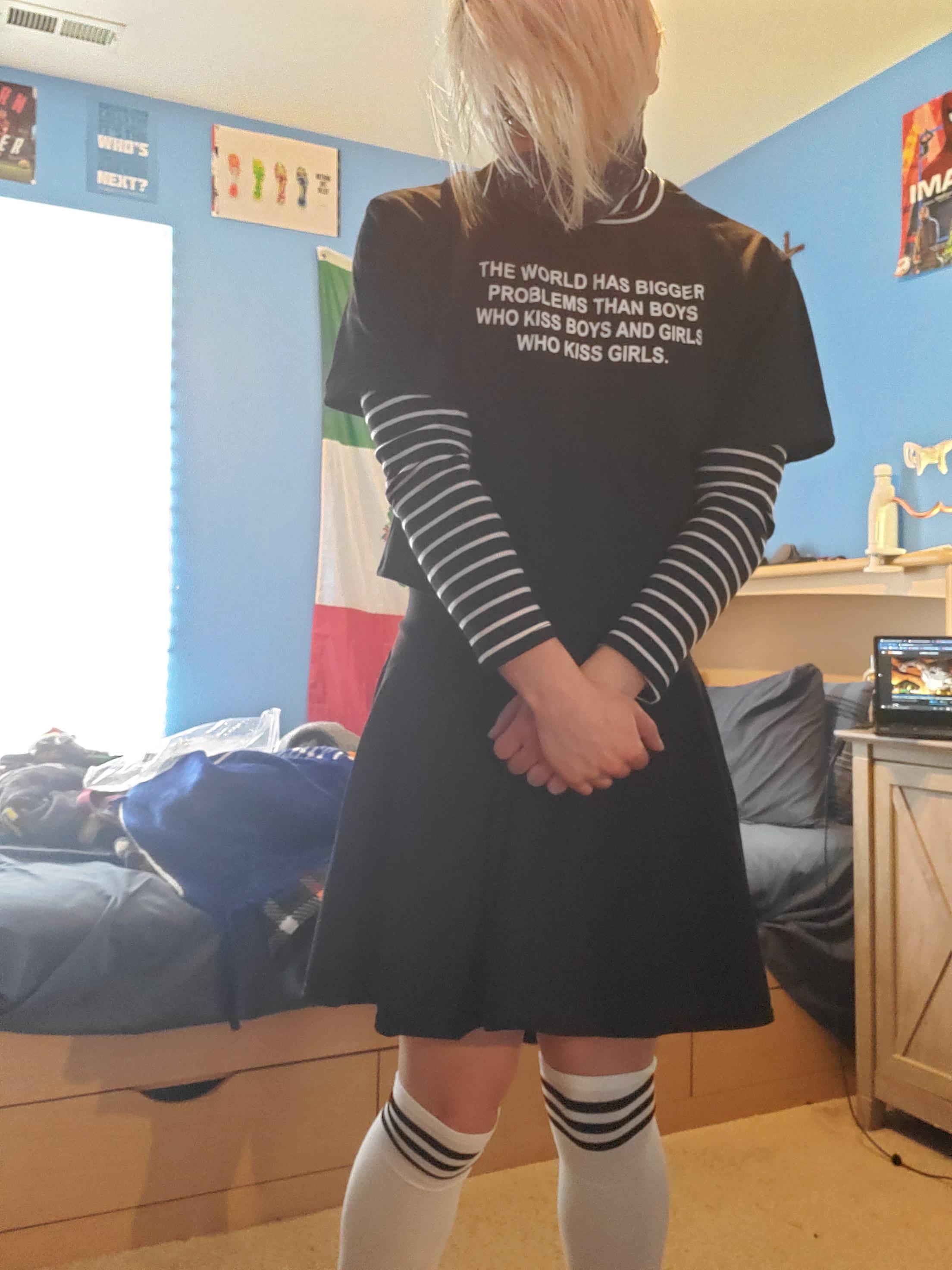 Loving this top! lol peep the AOT 😊 | Scrolller