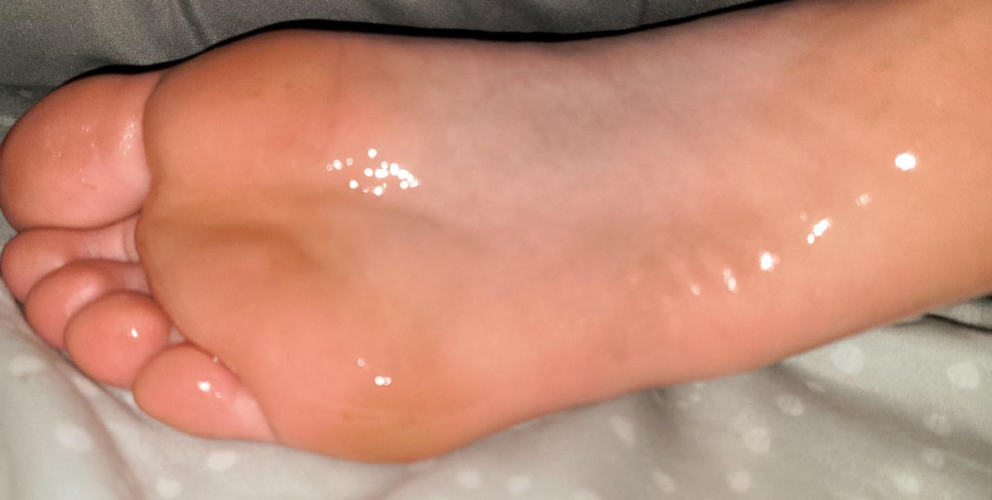 Lubed em up for her! | Scrolller