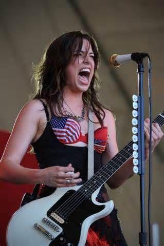 Lzzy Hale. Any other Lzzbeans around here? | Scrolller