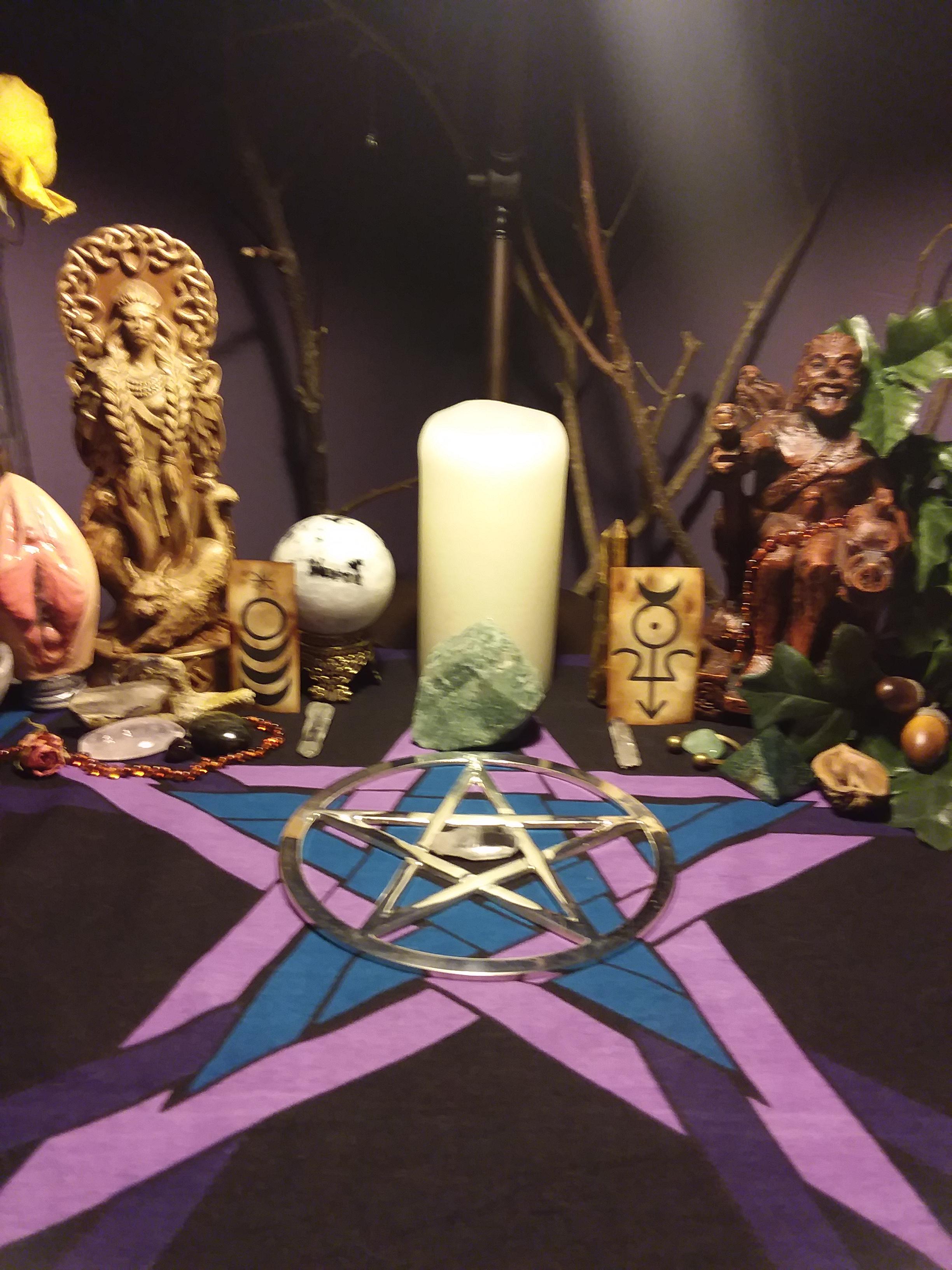 Mabon altar | Scrolller