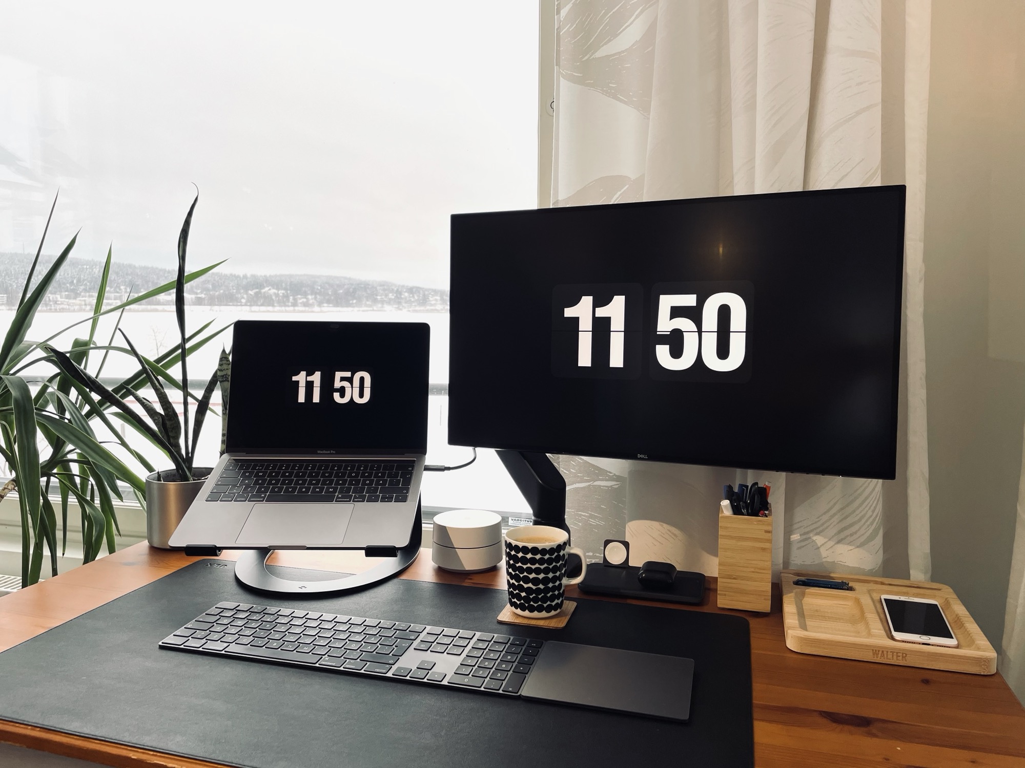 MacBook Pro powered WFH setup | Scrolller