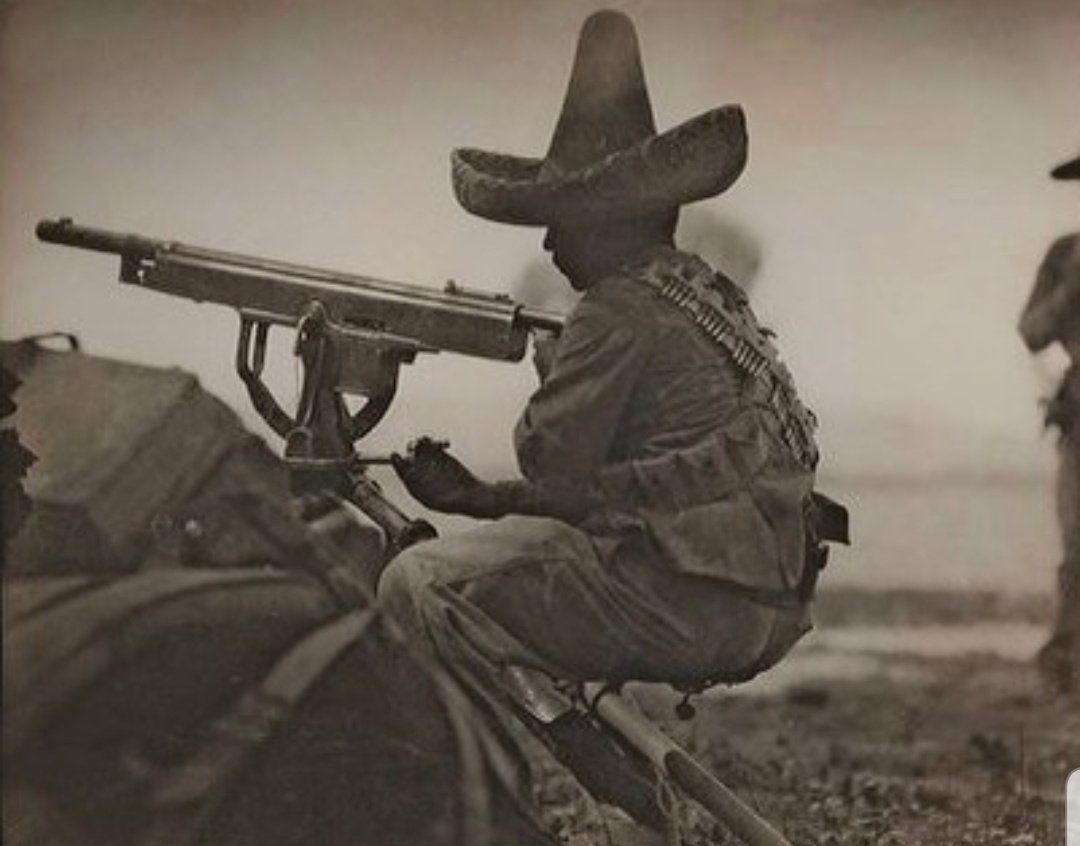 Machine gunner with Browning M1895 at the Battle of Torreón, April 1914. [1080x846], April 1914 ...