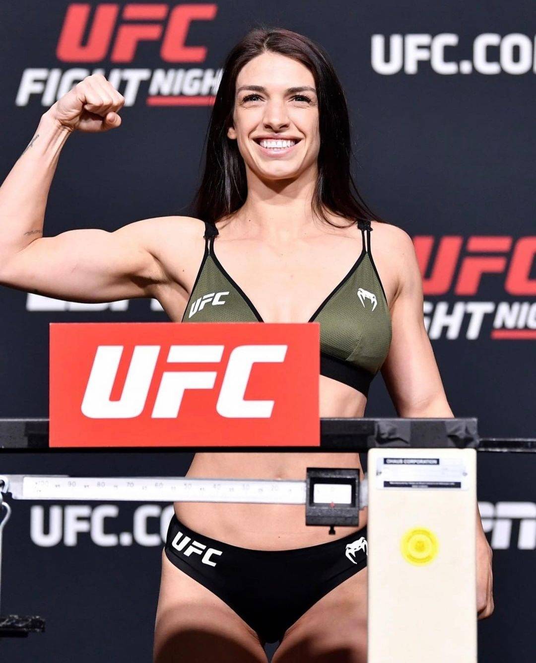 Mackenzie dern | Scrolller