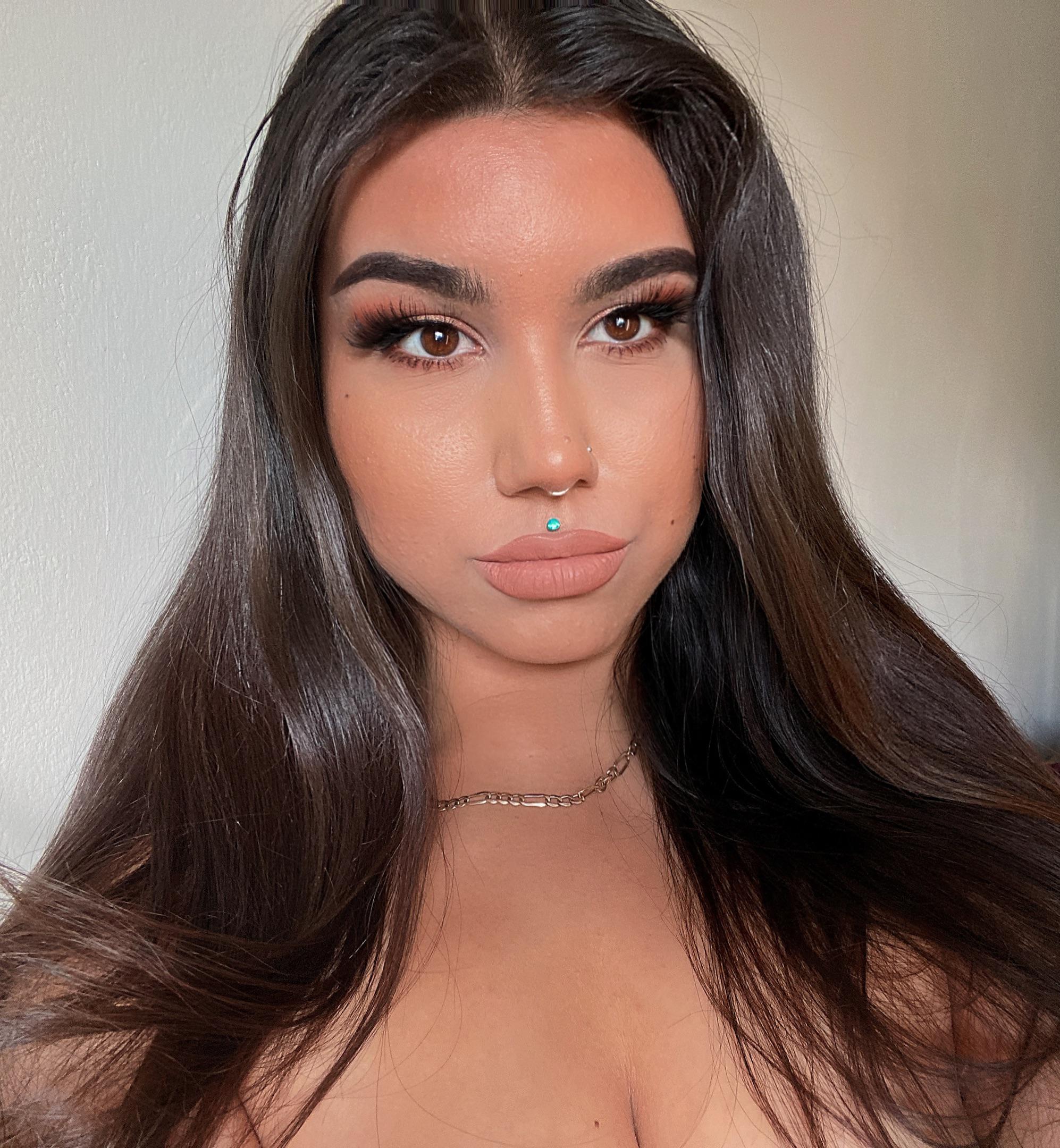 Made an effort with my makeup today 🌷 23 | Scrolller